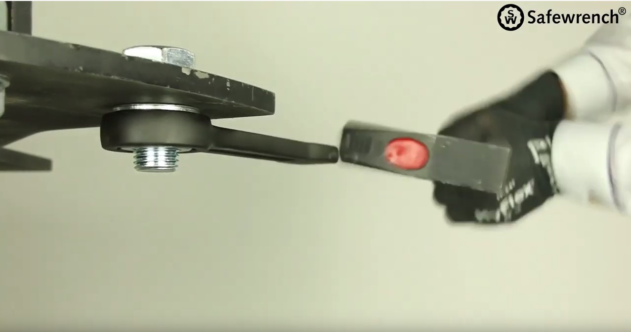 How to prevent hand injuries with the right tools